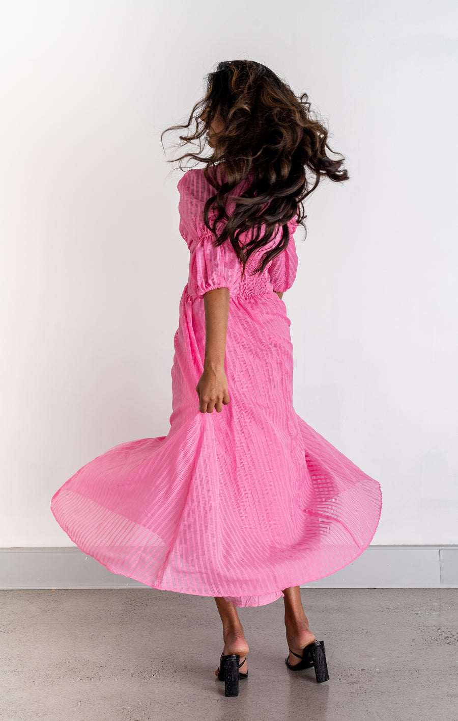 Caroline Pink V-Neck Midi Dress – All About May